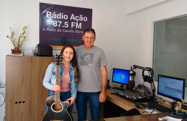 Participação especial da cantora Francine Lima - Rádio Ação FM